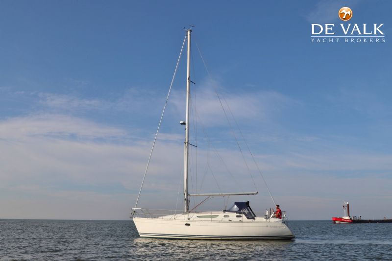 JEANNEAU 36.2 sailing yacht for sale | De Valk Yacht Brokers