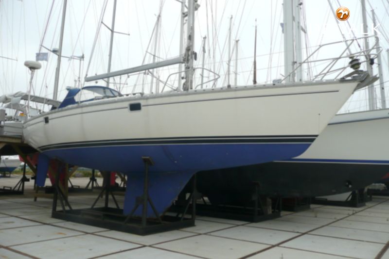 JEANNEAU SUN FIZZ 40 sailing yacht for sale | De Valk Yacht Brokers
