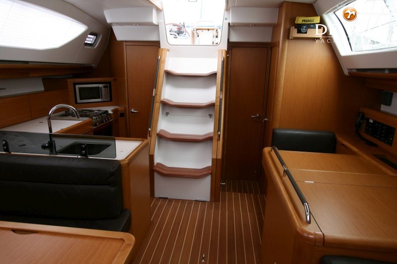 JEANNEAU SUN ODYSSEY 45 DS sailing yacht for sale | De Valk Yacht Brokers