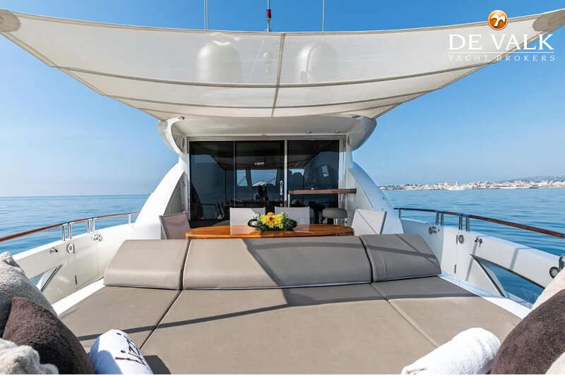 LAZZARA LSX 75 motor yacht for sale | De Valk Yacht broker