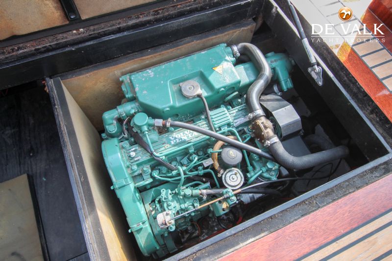 LINGE VLET 950 motor yacht for sale | De Valk Yacht Brokers