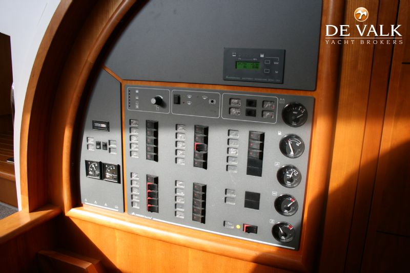 LINSSEN 45 DS VARIOTOP motor yacht for sale | De Valk Yacht Brokers