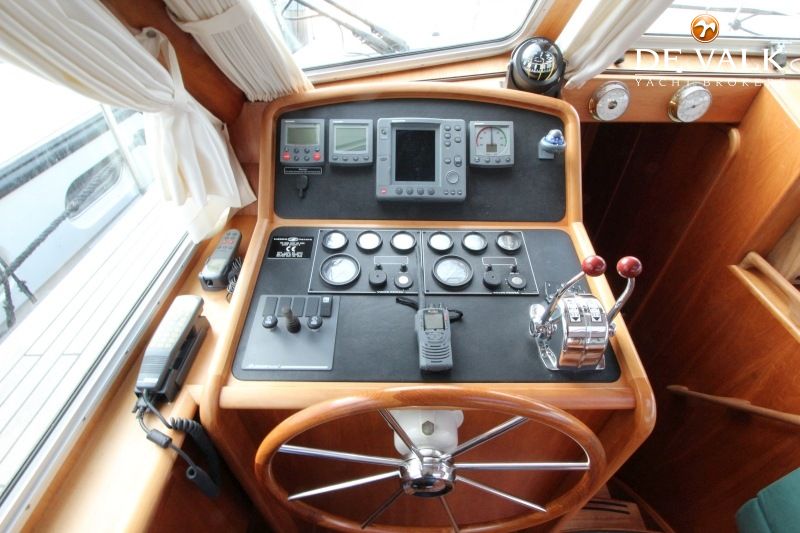 LINSSEN GRAND STURDY 38 SED motor yacht for sale | De Valk Yacht Brokers