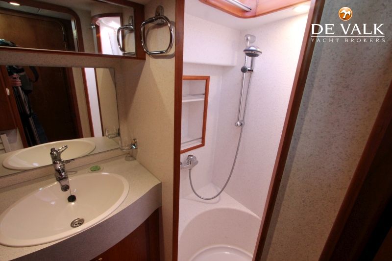 LINSSEN GRAND STURDY 38 SED motor yacht for sale | De Valk Yacht Brokers