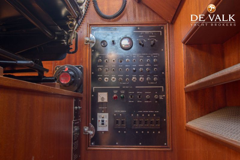 LOCHIN 33 motor yacht for sale | De Valk Yacht Brokers