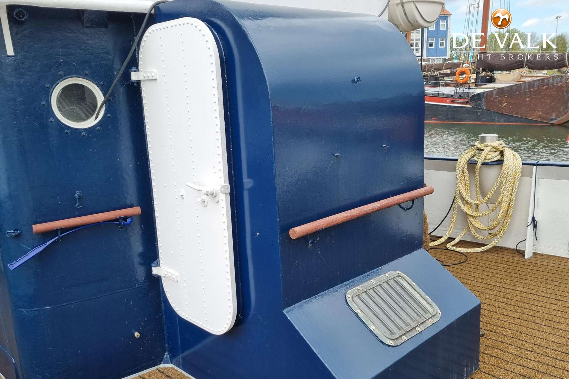 LONG RANGE PILOTHOUSE TRAWLER motor yacht for sale | De Valk Yacht broker