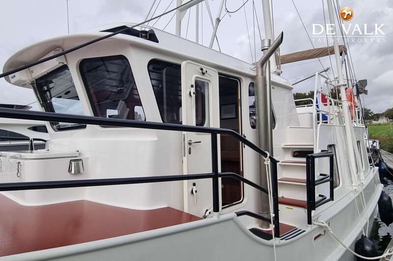 LONG RANGE TRAWLER 42 motor yacht for sale | De Valk Yacht broker