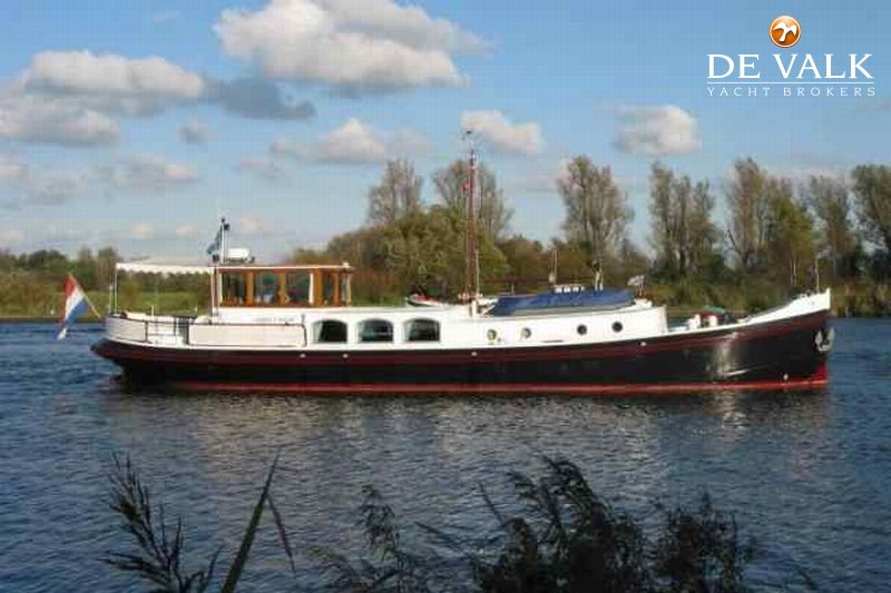 LUXE MOTOR motor yacht for sale | De Valk Yacht Brokers