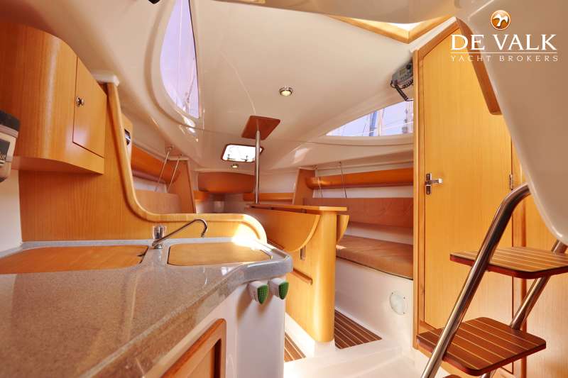 MAXUS 24 sailing yacht for sale | De Valk Yacht broker