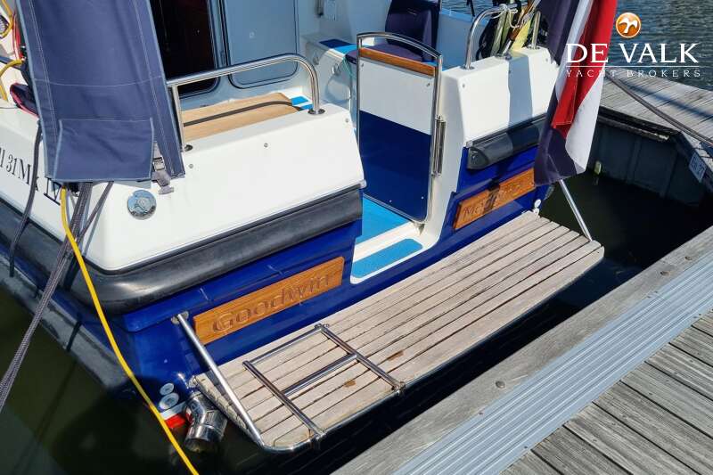 MITCHELL 31 MKIV motor yacht for sale | De Valk Yacht broker