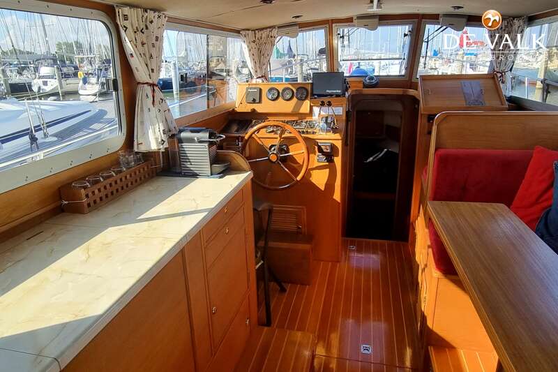 MITCHELL 31 MKIV motor yacht for sale | De Valk Yacht broker