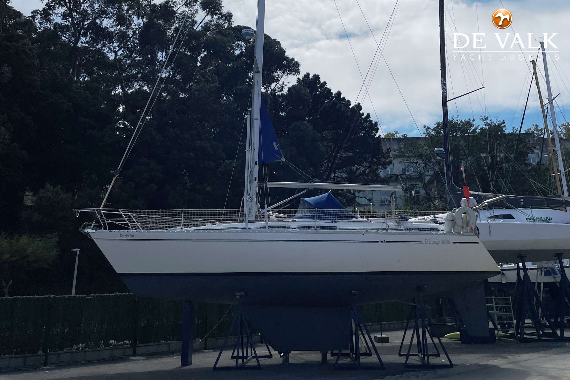 MOODY 376 sailing yacht for sale | De Valk Yacht broker