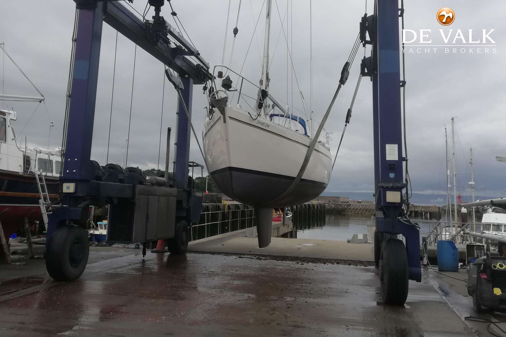 MOODY 376 sailing yacht for sale | De Valk Yacht broker