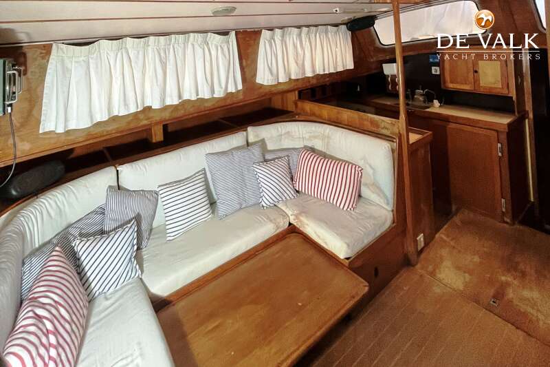MOODY 42 MK II sailing yacht for sale | De Valk Yacht broker