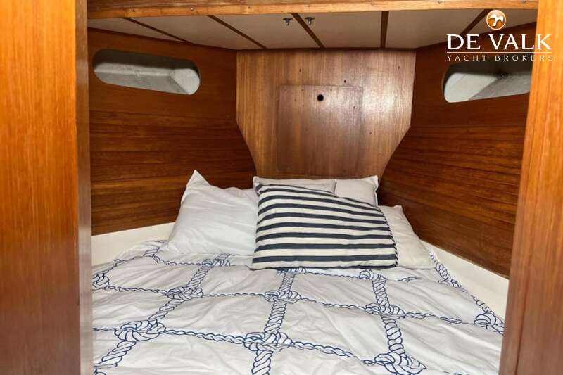 MOODY 42 MK II sailing yacht for sale | De Valk Yacht broker