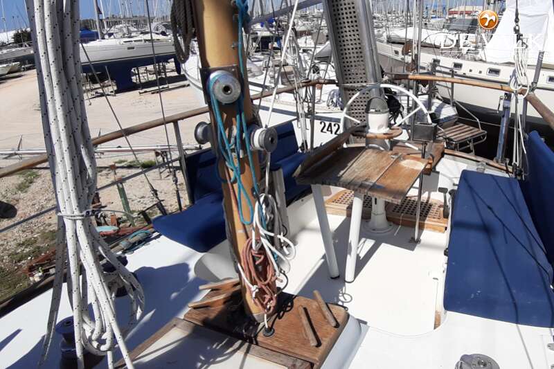 MOODY 44 sailing yacht for sale | De Valk Yacht broker