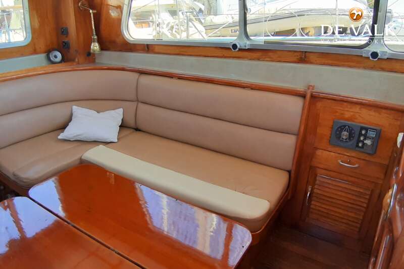 MOODY 44 sailing yacht for sale | De Valk Yacht broker