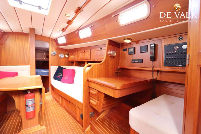 NAJAD 330 sailing yacht for sale | De Valk Yacht broker