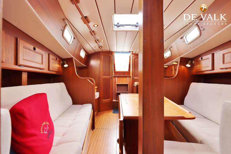 NAJAD 330 sailing yacht for sale | De Valk Yacht broker