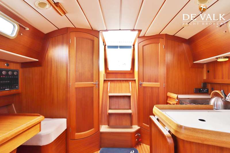 NAJAD 330 sailing yacht for sale | De Valk Yacht broker