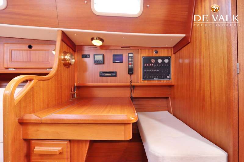 NAJAD 330 sailing yacht for sale | De Valk Yacht broker