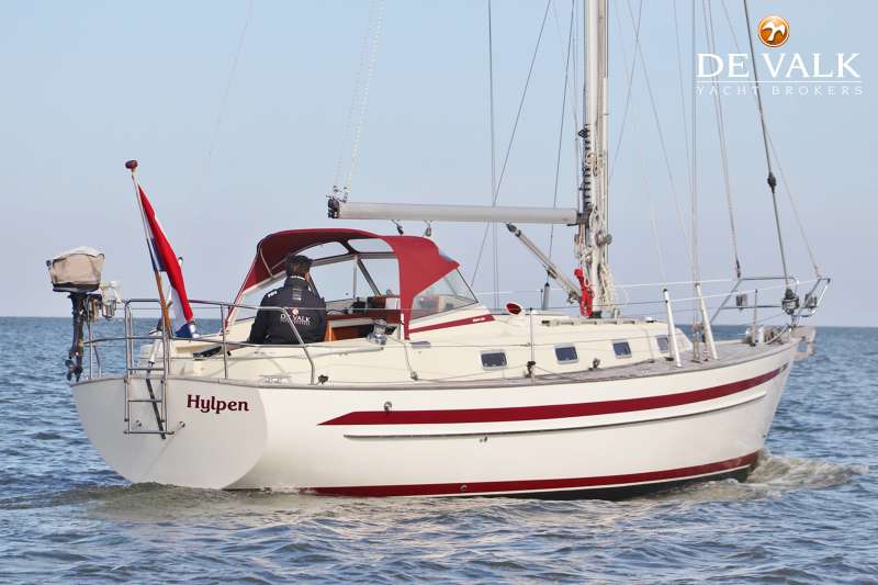 NAJAD 330 sailing yacht for sale | De Valk Yacht broker