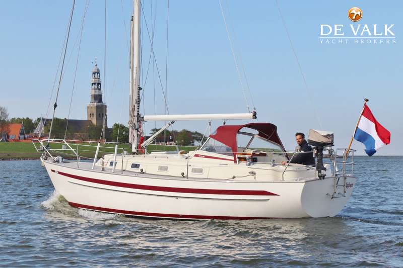 NAJAD 330 sailing yacht for sale | De Valk Yacht broker