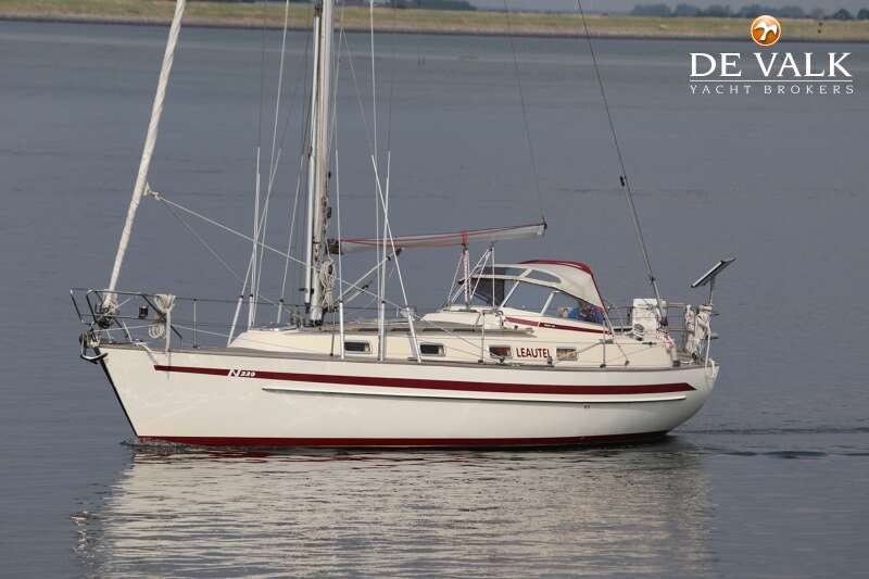 NAJAD 330 sailing yacht for sale | De Valk Yacht broker