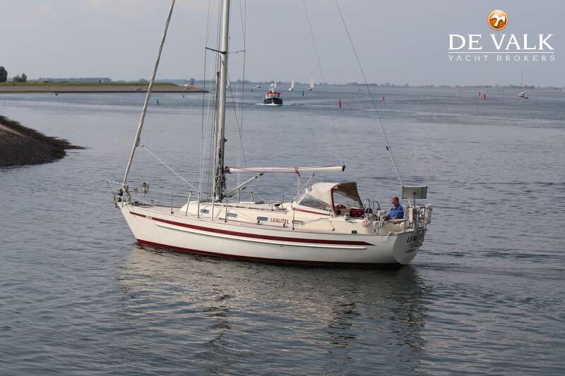 NAJAD 330 sailing yacht for sale | De Valk Yacht broker