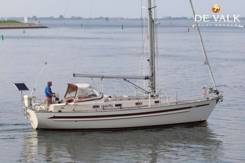 NAJAD 330 sailing yacht for sale | De Valk Yacht broker