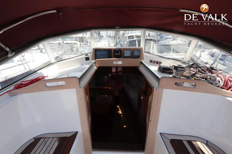 NAJAD 331 sailing yacht for sale | De Valk Yacht broker
