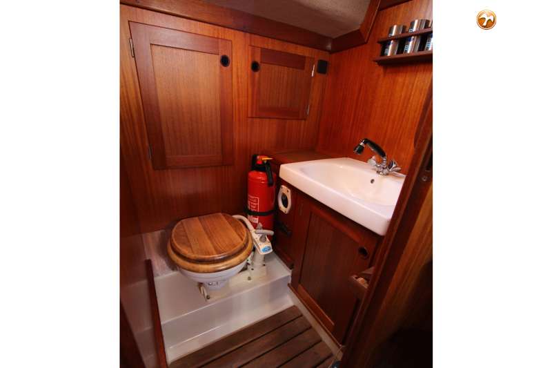 NAJAD 343 sailing yacht for sale | De Valk Yacht broker