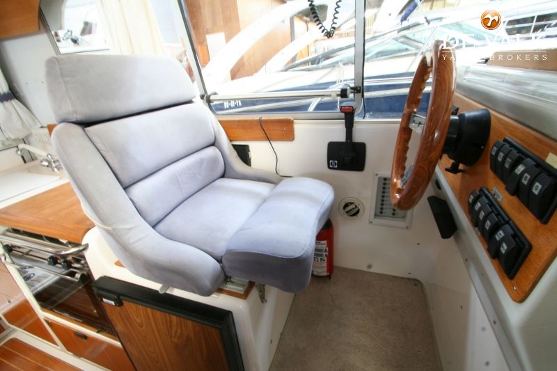 NIMBUS 280 COUPE motor yacht for sale | De Valk Yacht Brokers