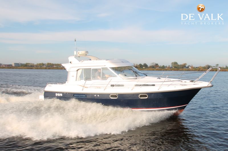NIMBUS 320 COUPE motor yacht for sale | De Valk Yacht Brokers