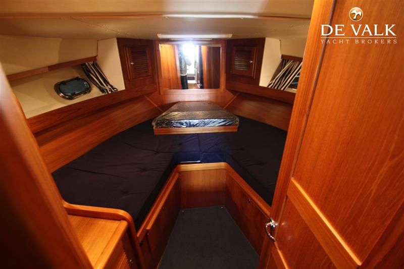 NIMBUS 380 COMMANDER motor yacht for sale | De Valk Yacht Brokers