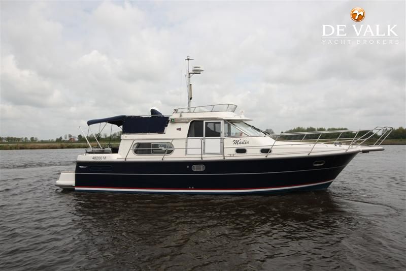 NIMBUS 380 COMMANDER motor yacht for sale | De Valk Yacht Brokers