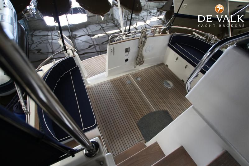 NIMBUS 380 COMMANDER motor yacht for sale | De Valk Yacht Brokers