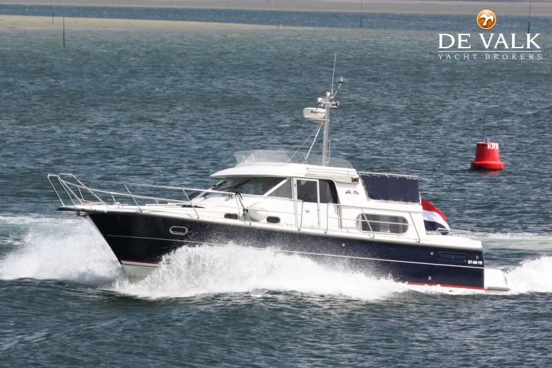 NIMBUS 380 COMMANDER motor yacht for sale | De Valk Yacht Brokers