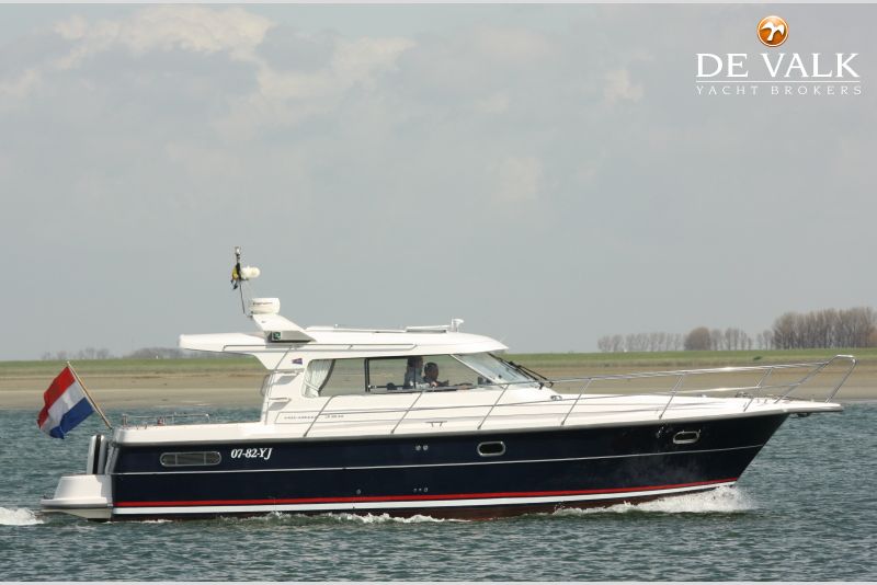 NIMBUS 380 COUPE motor yacht for sale | De Valk Yacht Brokers