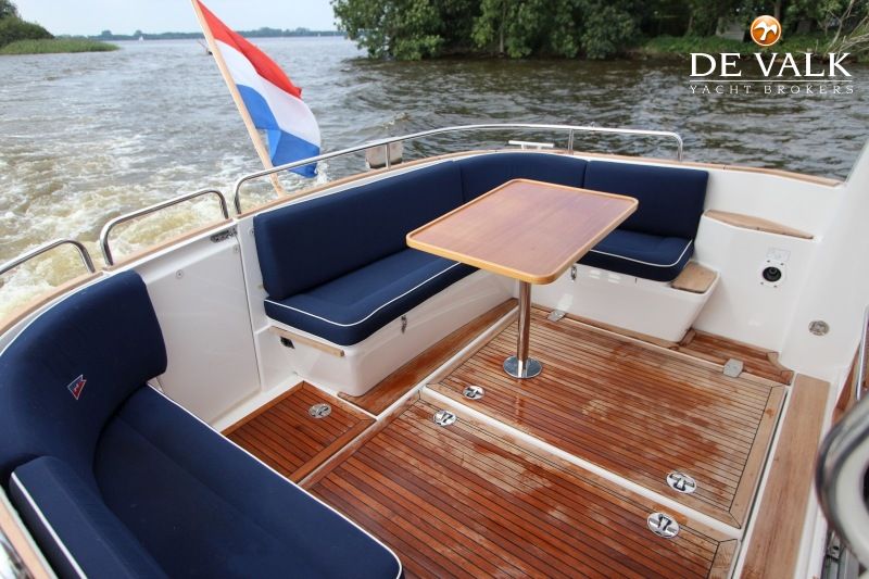 NIMBUS 380 COUPE motor yacht for sale | De Valk Yacht Brokers