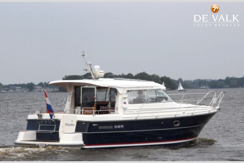 NIMBUS 380 COUPE motor yacht for sale | De Valk Yacht Brokers