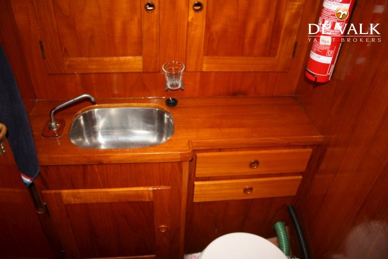 OE 32 sailing yacht for sale | De Valk Yacht Brokers