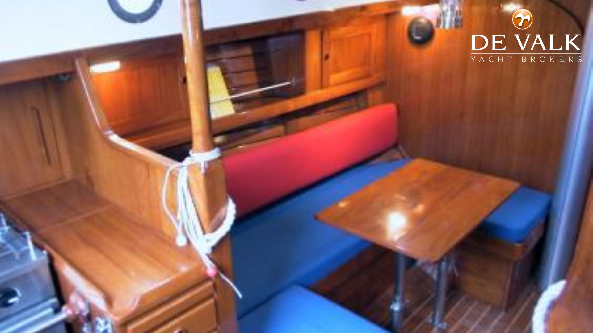 OE 32 sailing yacht for sale | De Valk Yacht broker