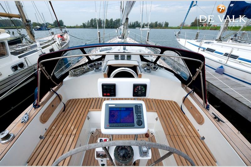 PEARSON 424 sailing yacht for sale | De Valk Yacht Brokers