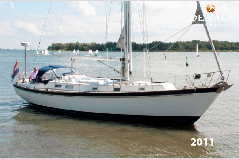 PEARSON 424 sailing yacht for sale | De Valk Yacht Brokers