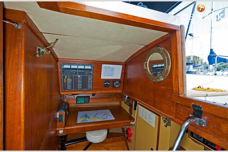 PEARSON 424 sailing yacht for sale | De Valk Yacht Brokers