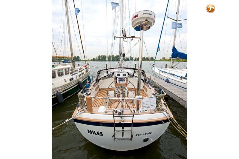 PEARSON 424 sailing yacht for sale | De Valk Yacht Brokers