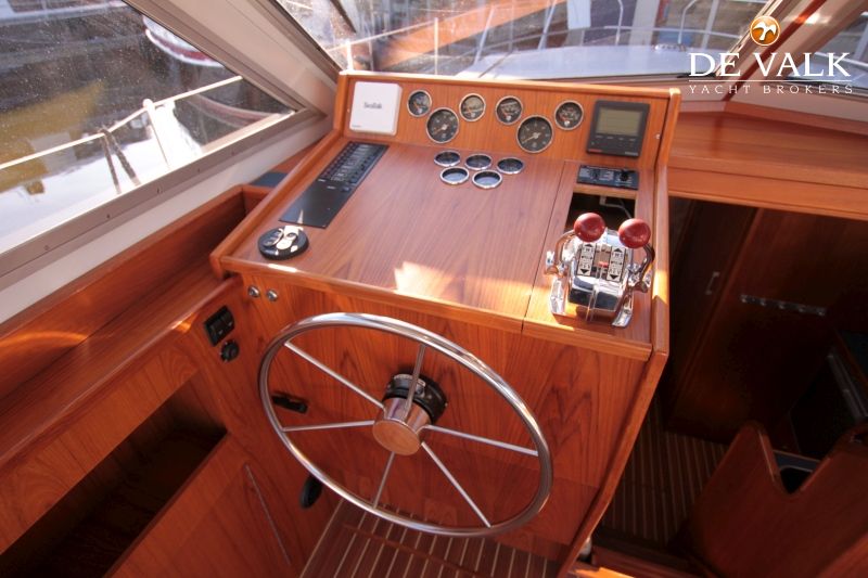 PRINCESS 33 motor yacht for sale | De Valk Yacht Brokers