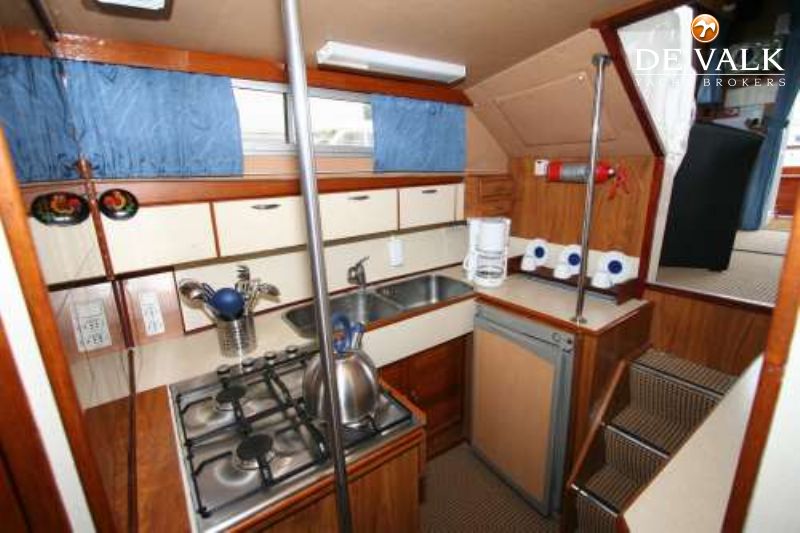 PRINCESS 37 motor yacht for sale | De Valk Yacht Brokers