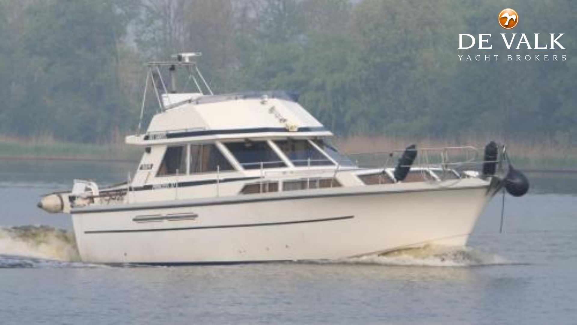 PRINCESS 37 motor yacht for sale | De Valk Yacht broker